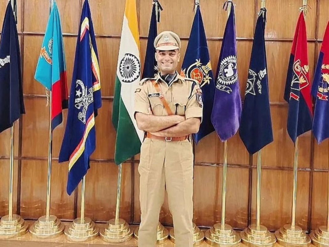 From Tea Seller To IAS Officer: The Inspiring Journey Of Himanshu Gupta ...